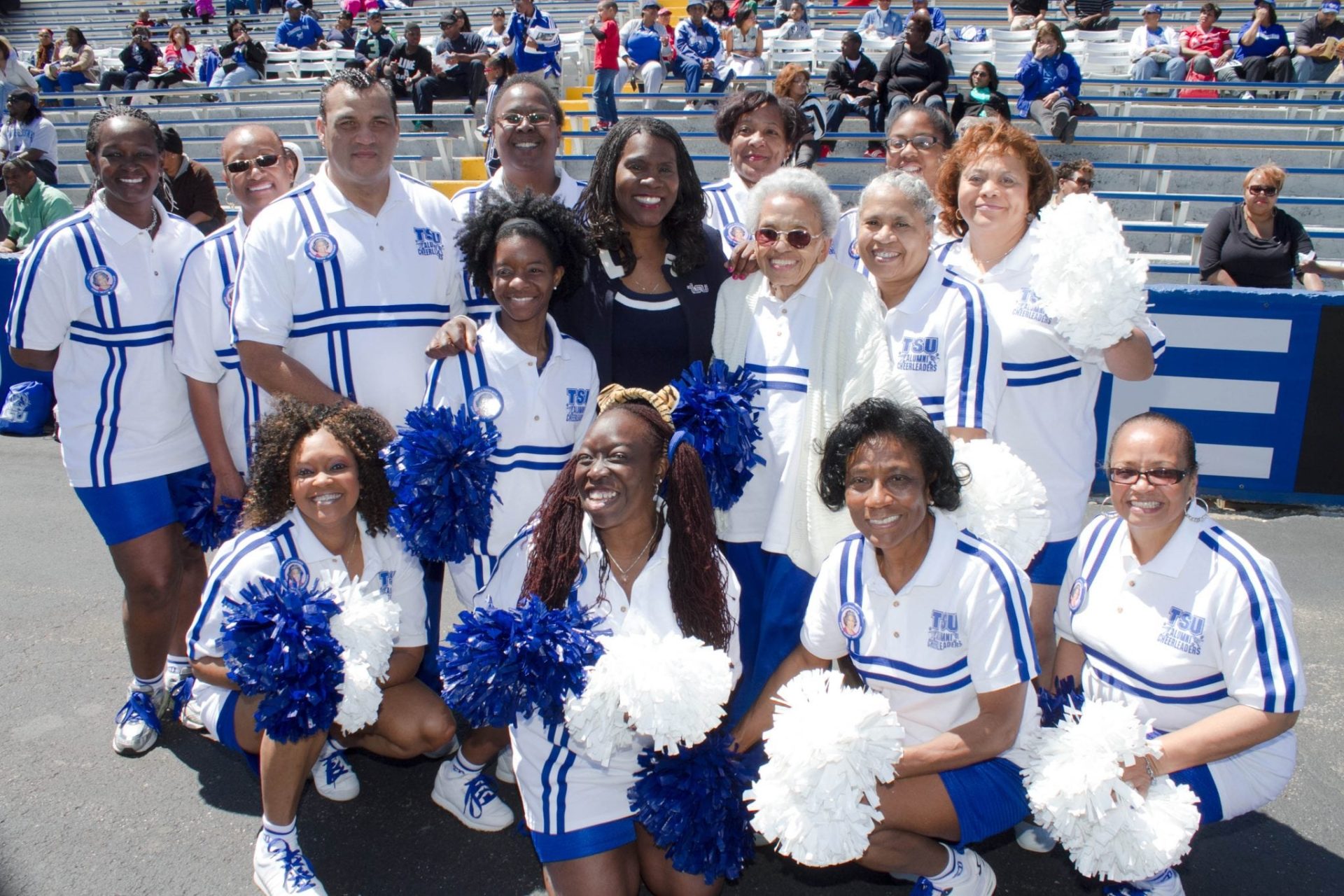Alumni-Cheerleaders - TSDMemphis.com