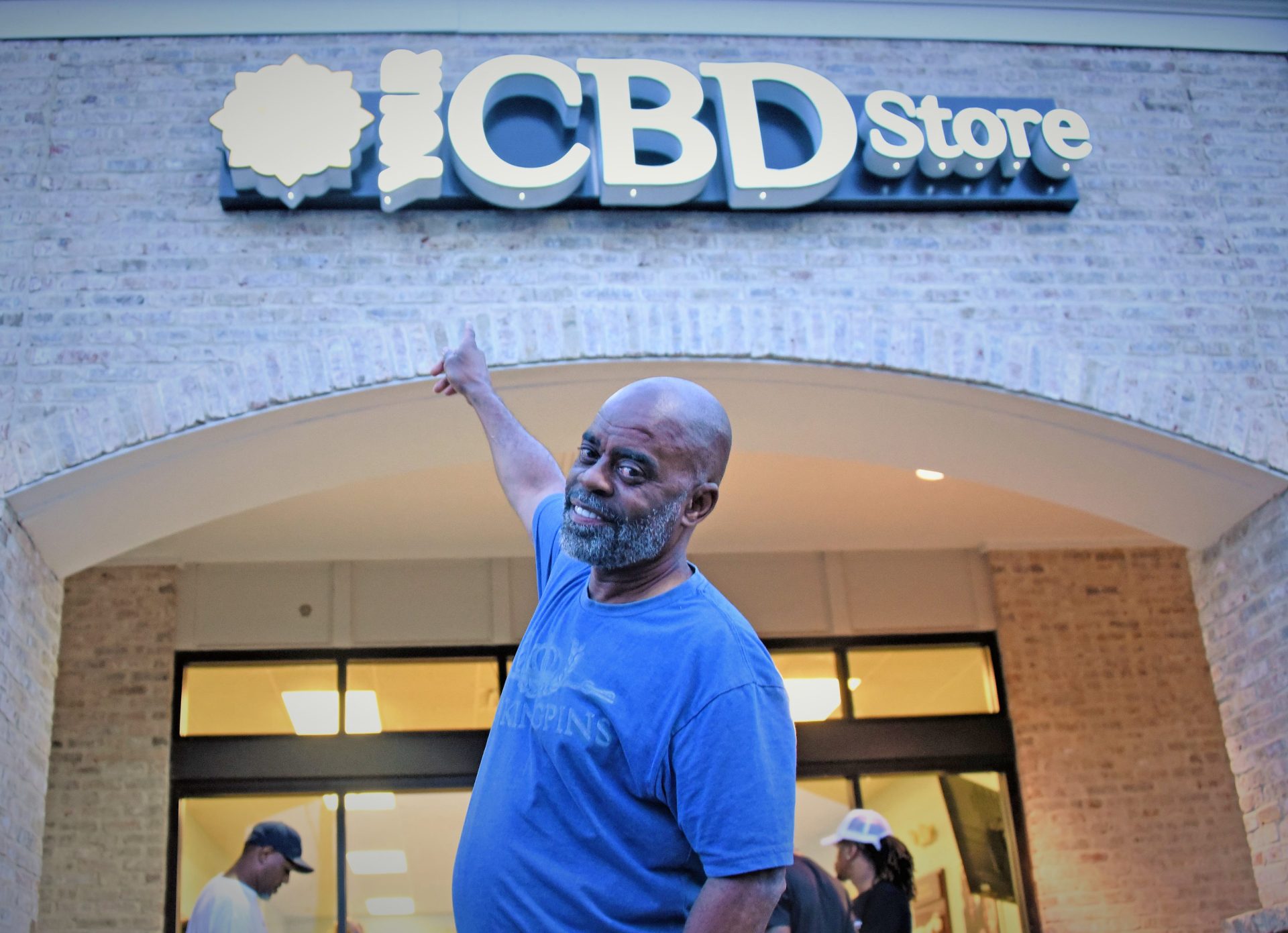 ‘Freeway Rick’ Ross stops in Memphis to pitch healing qualities of ...