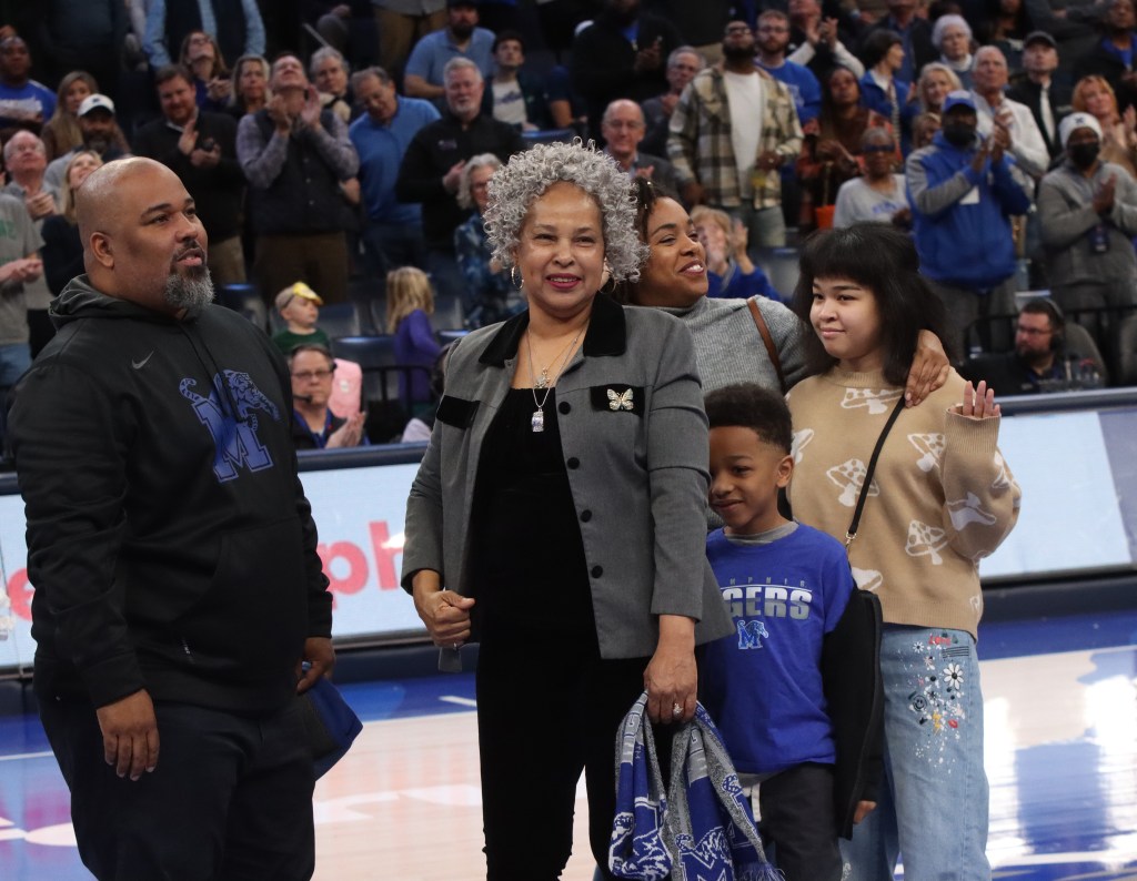 Larry Finch, Lorenzen Wright remembered, saluted at ‘a family affair ...